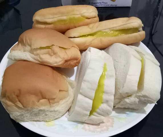 Menikmati Roti Srikaya dari Krendang
