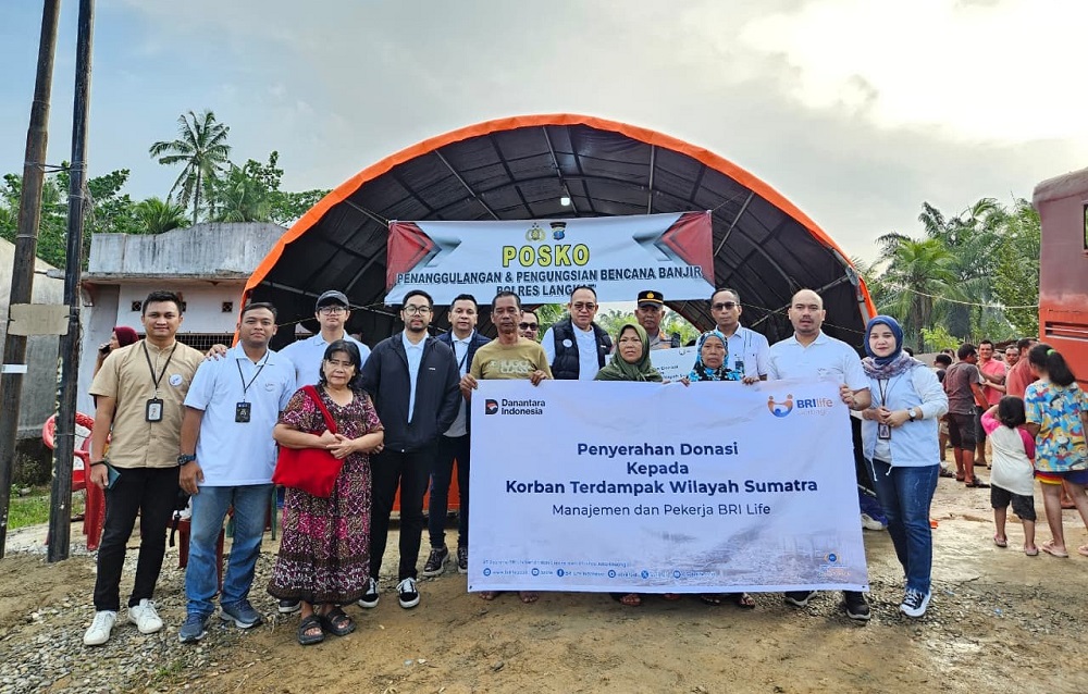 BRI Life Dirikan Posko dan Kirim Bantuan bagi Korban Banjir dan Longsor