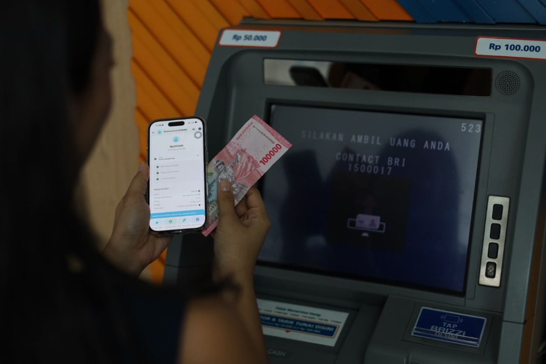 Pengguna GoPay Bisa Tarik Tunai Tanpa Kartu di ATM BRI dan Bank BJB