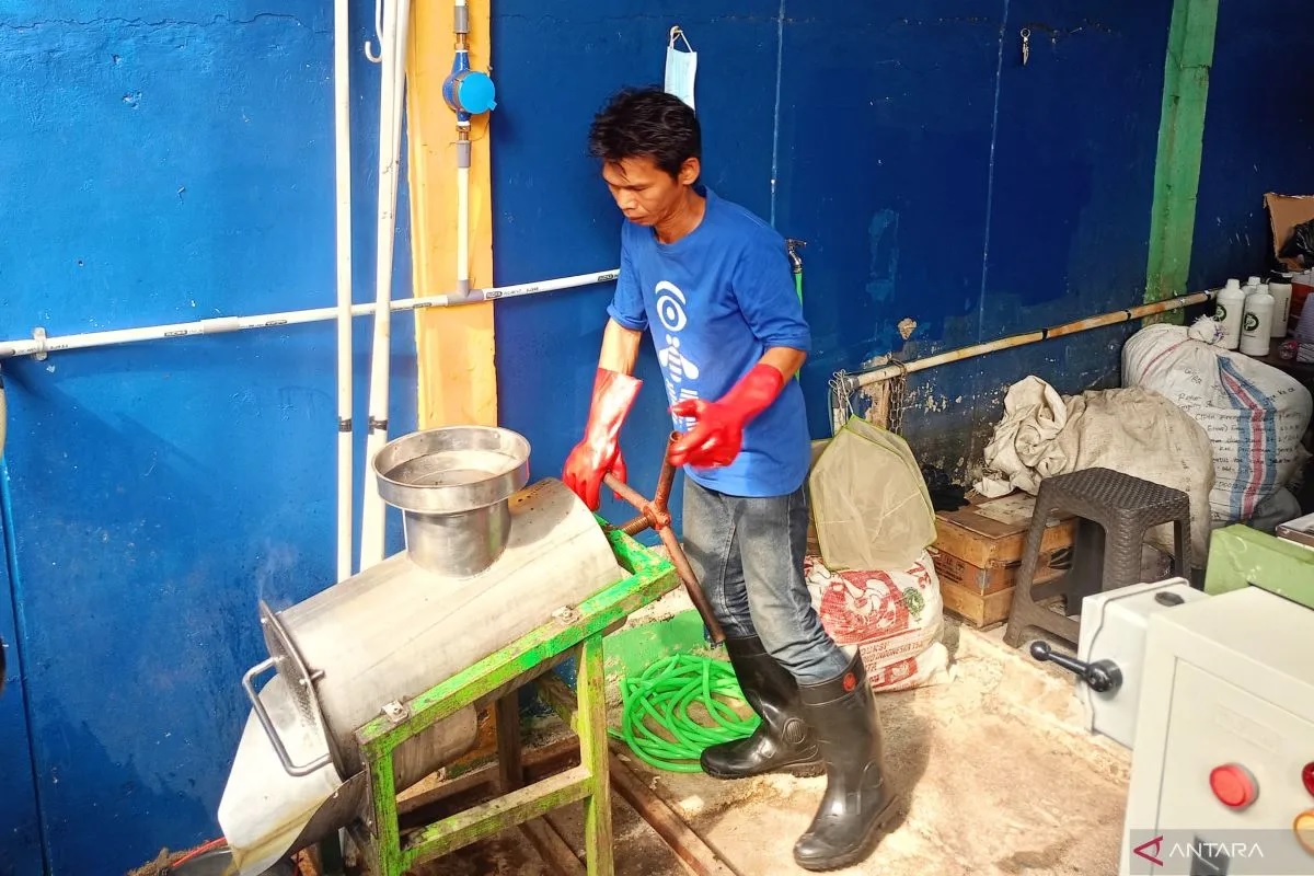 Permudah Pilah Sampah, Sudin LH Jaktim Distribusikan 2.405 Tong Sampah ...